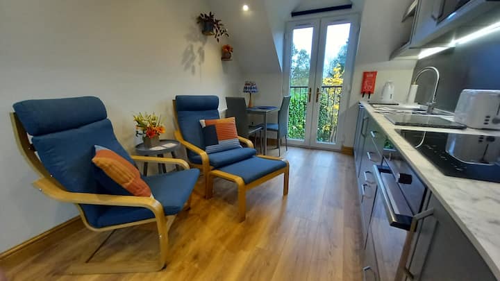 Luxury Cottage 
(Self Contained) - Wyck