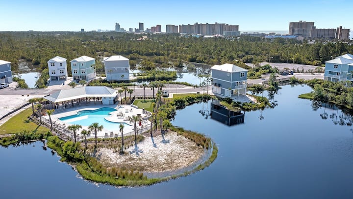 Cozy Beach House, Pool, Easy Access To Beaches - Orange Beach, AL