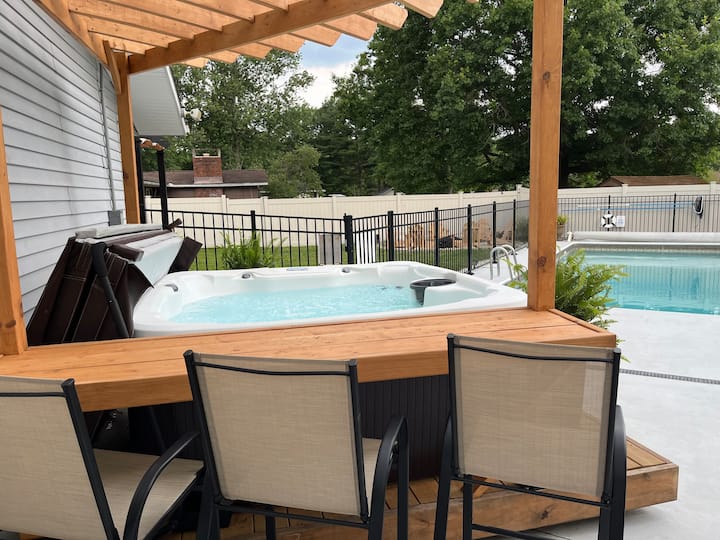 Hot Tub & Fire Pit Getaway Near Wineries - Geneva, OH