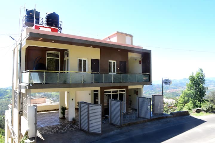 Vanam Holidays | Luxury Super Deluxe Room In Ooty - Coonoor