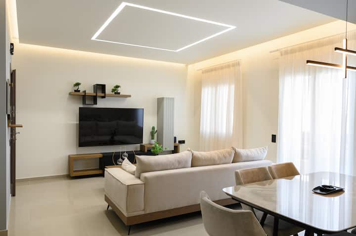 Charming 2-bedroom Flat, 5 Minutes To City Center - Heraklion