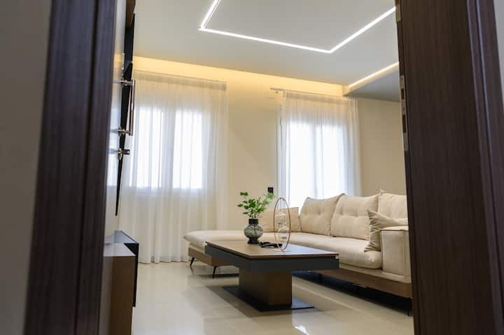 Charming 2-bedroom Flat, 5 Minutes To City Center - Héraklion