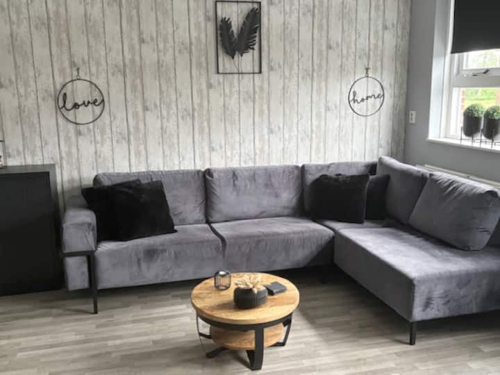 Heerlijk Luxe Appartement,
Eigen Ingang En Hottub. - Hoorn