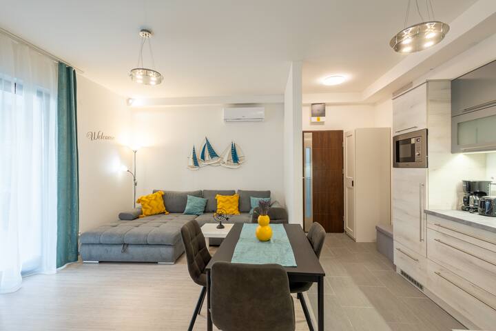 Honvéd77 Apartman By Bltn - Balatonlelle