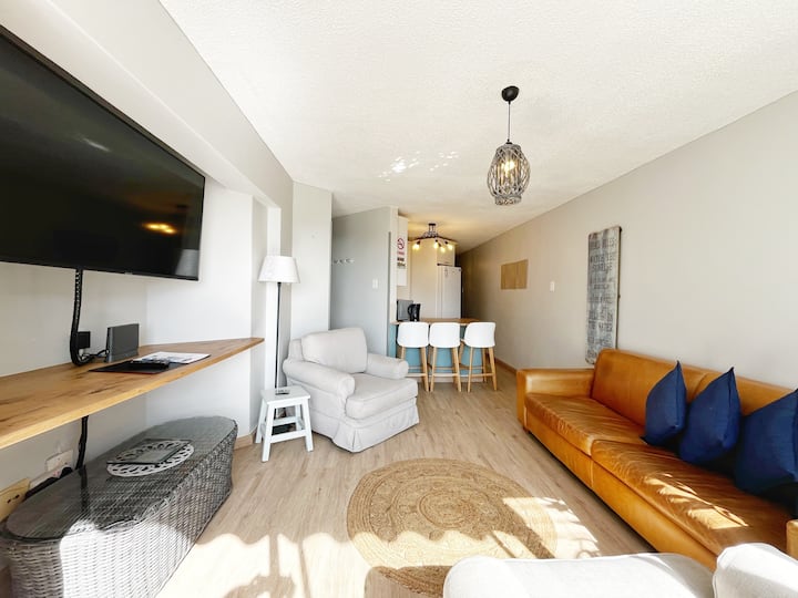 Coastal Hospitality - De Valle 24 - Mossel Bay