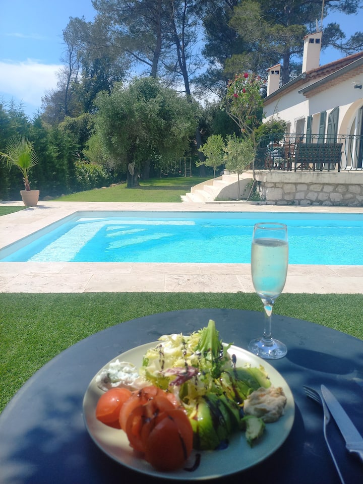 Villa Au Calme Avec Piscine - Côte d’Azur