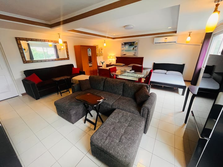 Enjoy Relaxing @ Big Condo - Iptv, Disney+, & Wifi - Subic