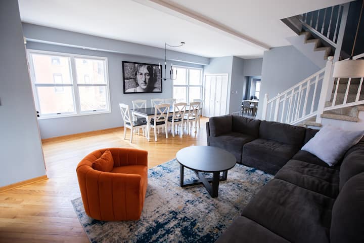 West Town Duplex 4 Bed 2 1/2 Bath 10 Min Downtown - Chicago, IL