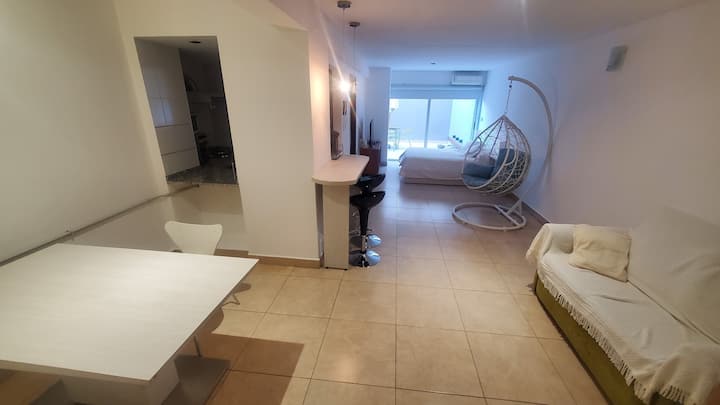Cómodo Mono Ambiente Céntrico, Con Patio - Salta