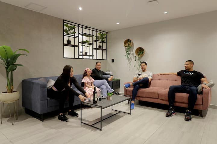 Moderna Casa Laureles • 6 Hab • 7 Baños • Jacuzzi - Medellín