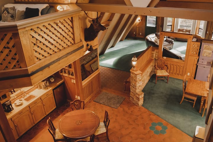 Olympic Holiday Haus - Main Chalet - Port Angeles, WA