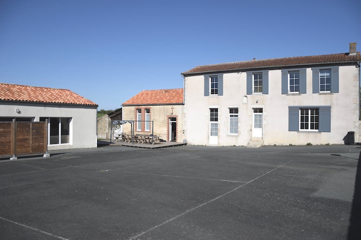 Gîtes De L'ancienne ÉCole 24 Personnes - Les Epesses