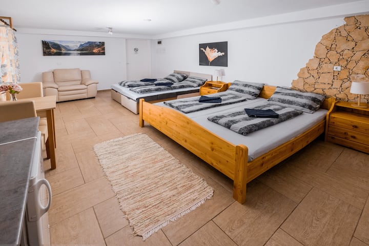 Chill House Orfu - B.b.1. - Pécs