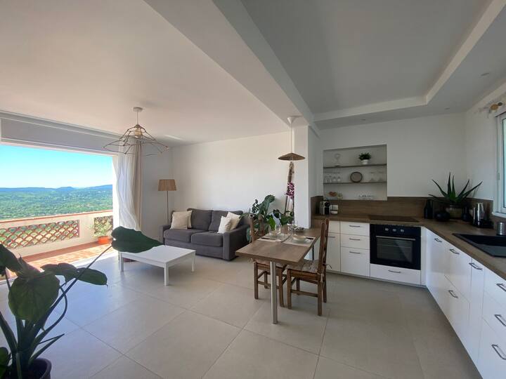 Logement Charmant, Vue Magique - Montauroux