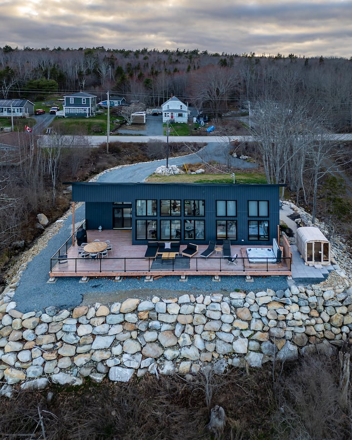 Dreamy Oceanfront Escape- Hot Tub & Sauna - Carters Beach