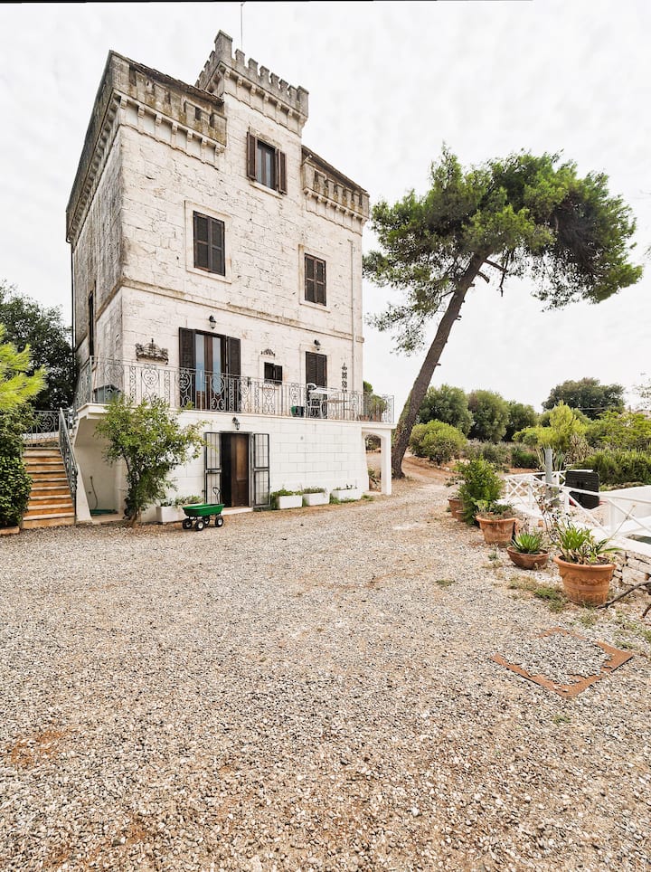 Bellissima, Grande Torre, Ideale Per Gruppi. - Ostuni