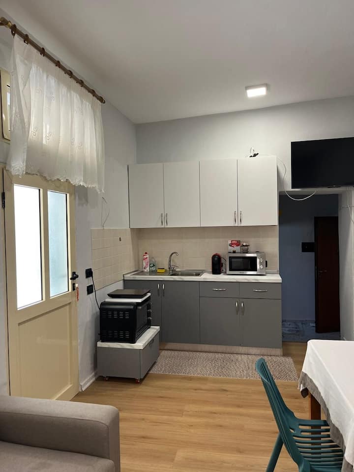 Elvira’s Apartment Near Seaside - Himarë