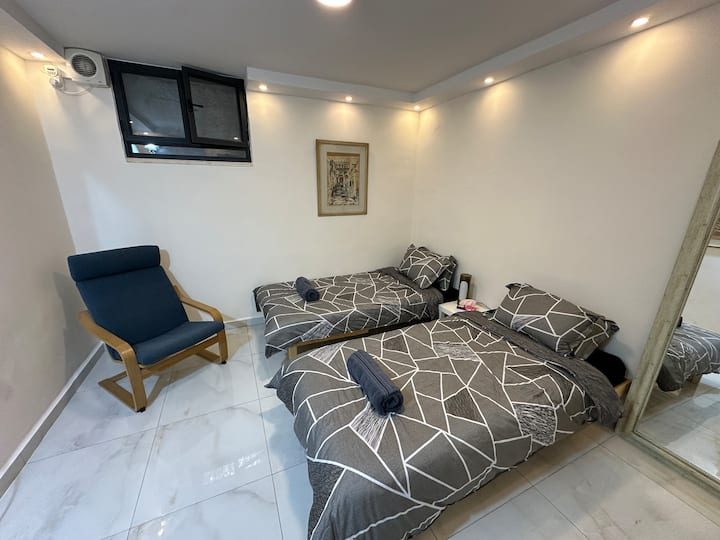 Prime Location In  Rechavia With Bomb Shelter - Jerusalem