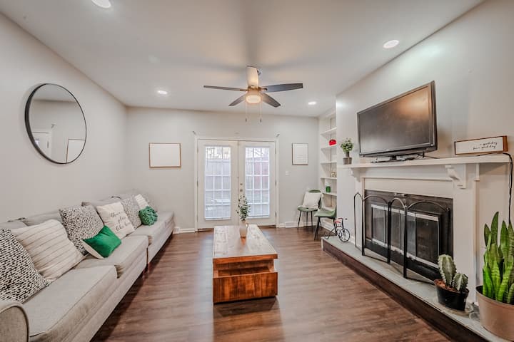Newly Renovated Home: Wilmington - 윌밍턴
