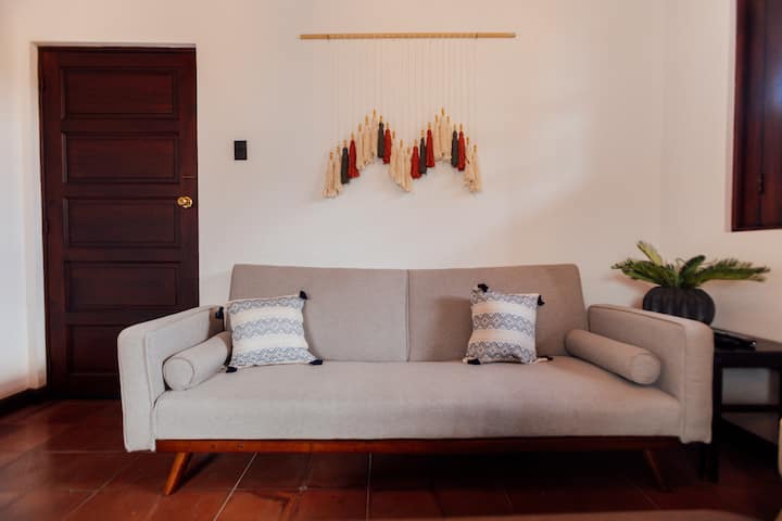 Comodidad En El Centro : Wifi Rapido : 1 Hab - Antigua Guatemala