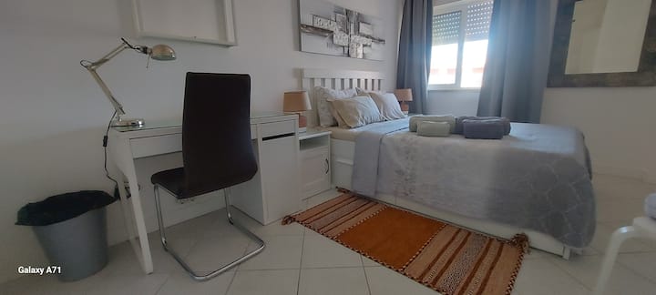 Top Floor / Central / Beach / Shops / Wi-fi - Algarve