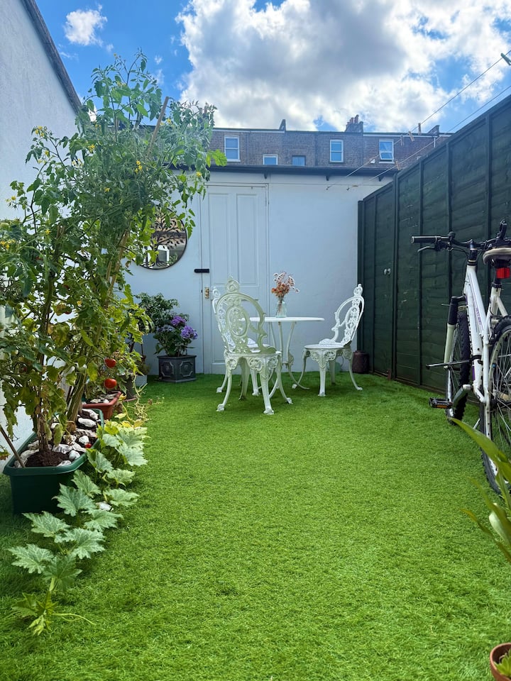 Cosy Flat With Sunny Courtyard - Fulham