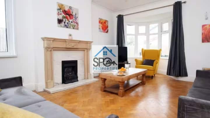 Contractor Home In Cardiff|sleeps 8 + Free Parking - Cardiff