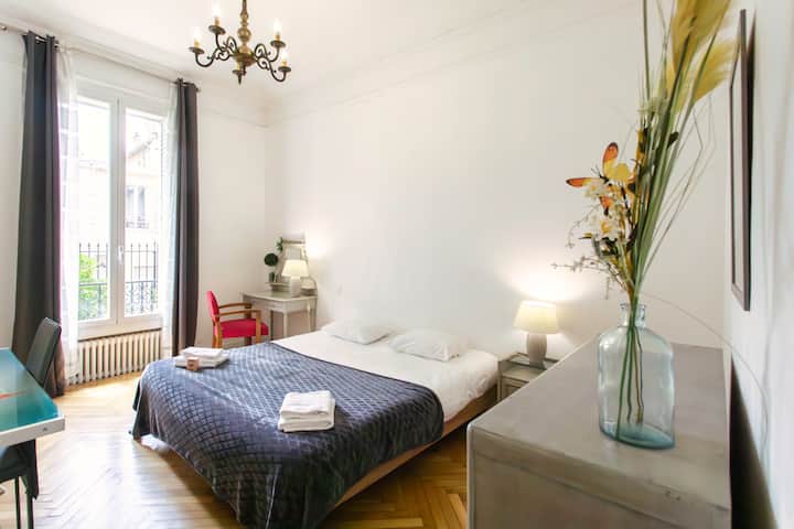 Cannes Holidays - Charme Authentique, Palais & Mer - Cannes