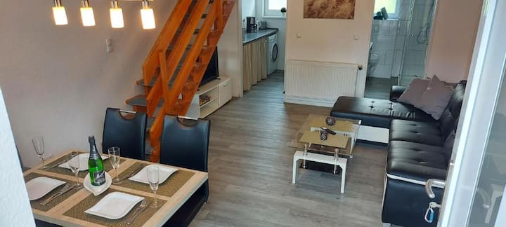 Wohnung 2 + Randlage-garten -Terrasse-frei Parken - Wangerland