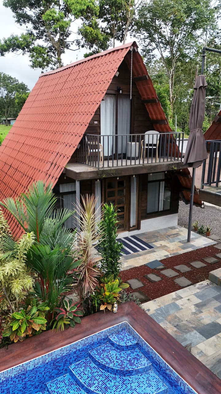 Jacen Chalets: Tropical Oasis With Volcano View - 