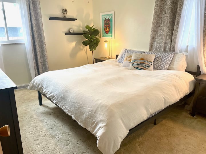 Cozy Home | Fire Pit | Patio |Olde Town Arvada - Arvada, CO