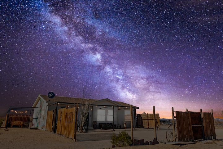 Love & Relax Escape @ Genesis Oasis | Spa + Wifi - Joshua Tree National Park