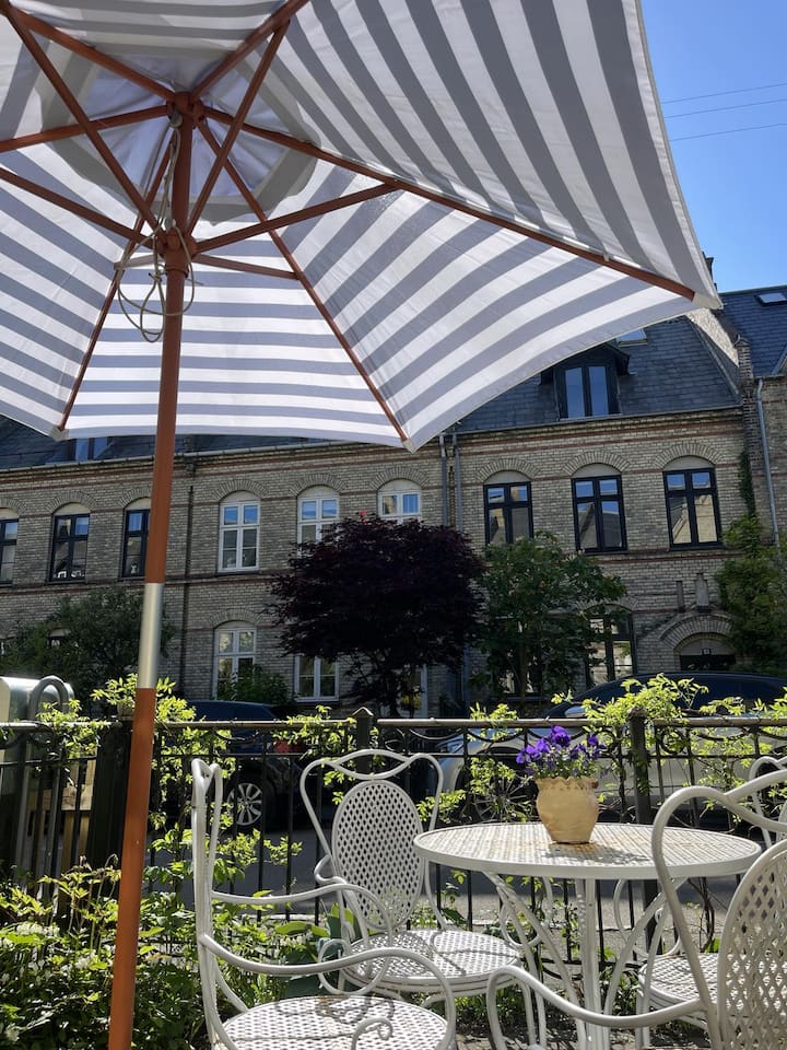Lejlighed I Byhus Med Hyggelig Forhave - Copenhagen