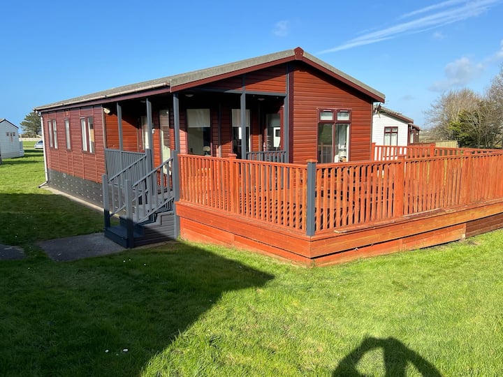 Lamorna, Lodge 9 - Constantine Bay