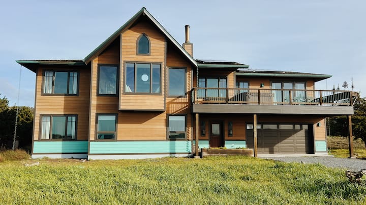Sea Sanctuary Stunning Beachfront Home With Hottub - Fort Bragg, CA