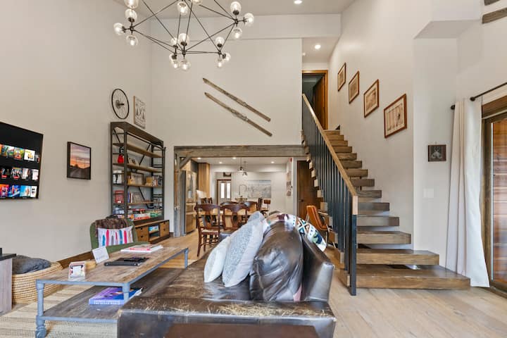 Luxe Penthouse Suite | Steps To Trails & Hot Tub - Breckenridge, CO