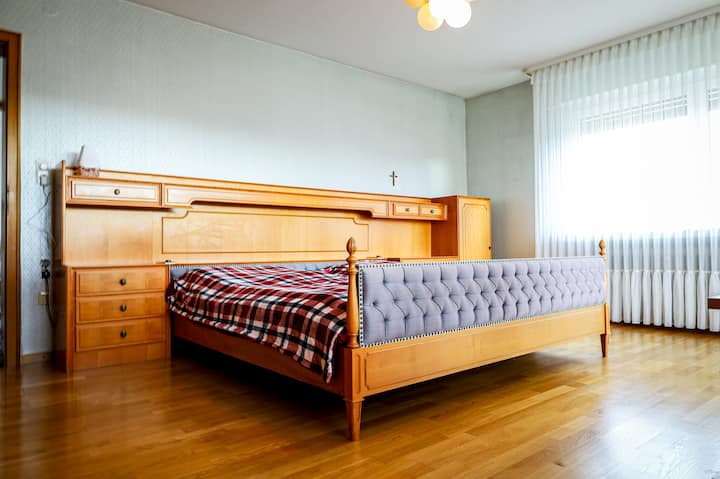 Haus Mit 8 Ez Mit Küche Und Bäder + Stellplätze - Aspach