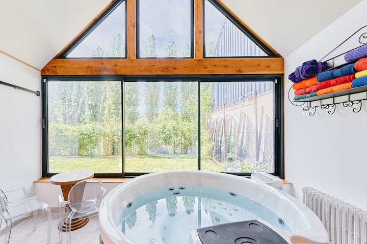 Le Hameau Du Passeur : Folie & Bubbles - Giverny