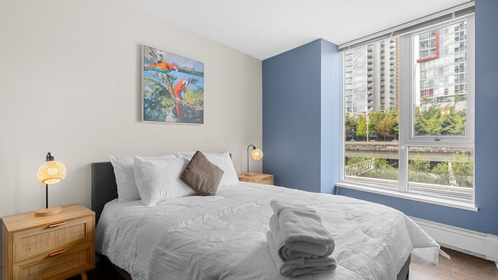 Heart Of Downtown/stadium W/ Pool & Free Parking - Vancouver