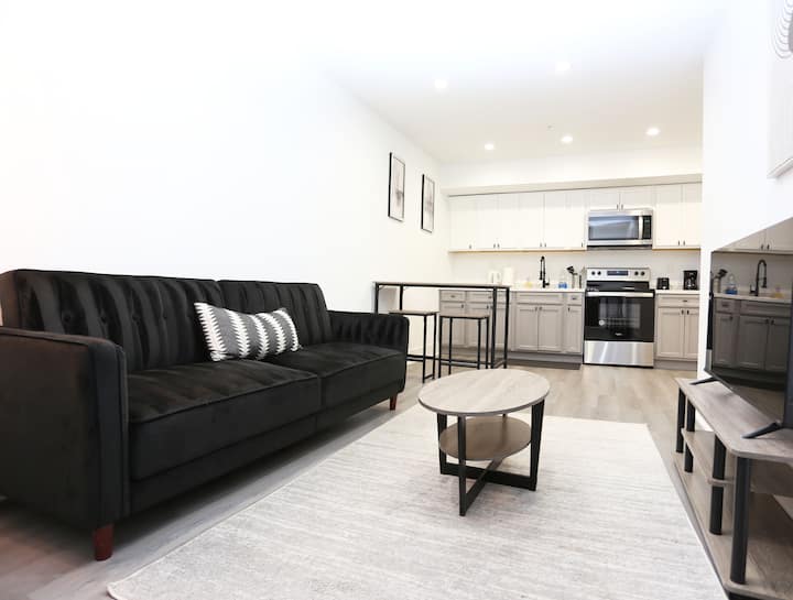 Dc’s Petworth Spot With Garden Views & Amenities - Washington, D.C., DC