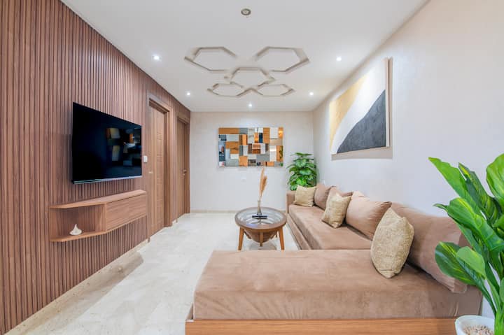 Perfect Location, Walk To Beach & Shops Next Door - Agadir