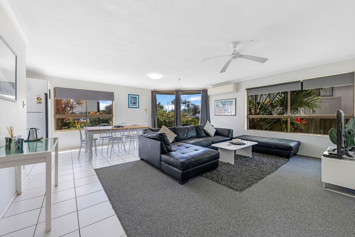 Accessible + Heated Pool + Opposite Beach - Alexandra Headland