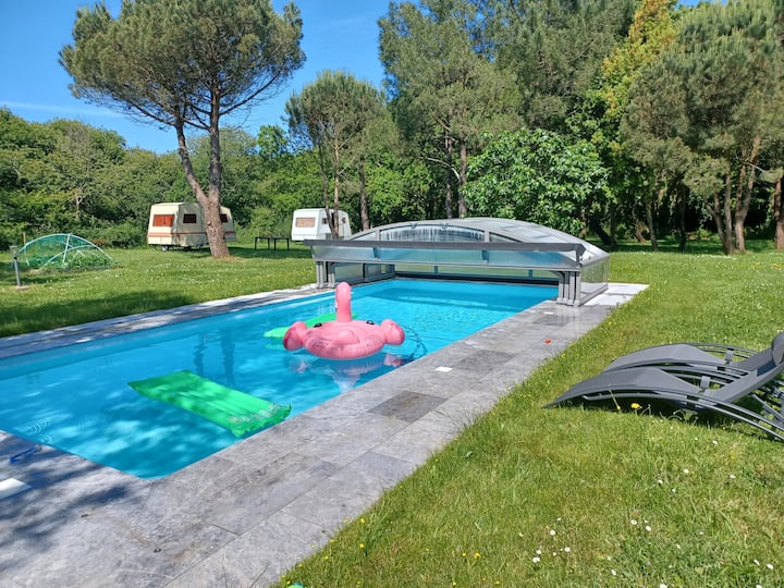 Emplacement Camping Avec Piscine - Saint-Nazaire