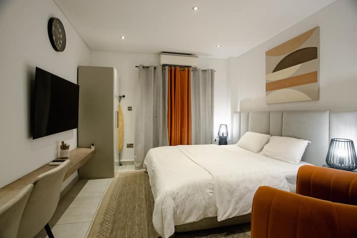 New Luxury Studio Apartment - Accra