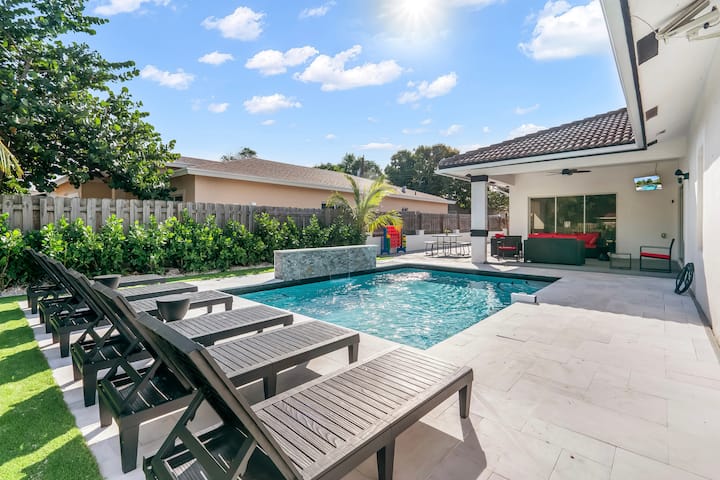 ~Delray Castle Heated Pool~minutes To The Beach - Delray Beach