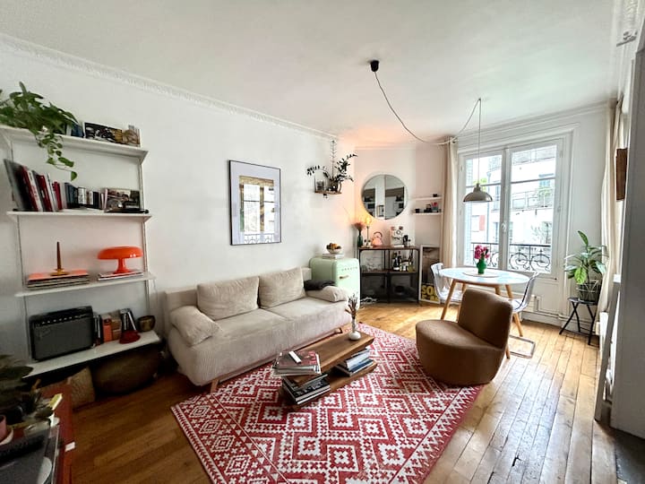 Charmant Et Typique Appartement, Père Lachaise. - Parijs
