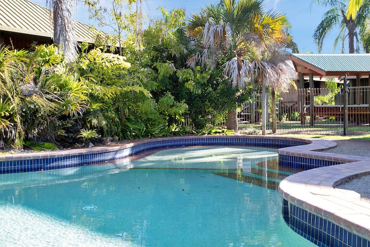 Tranquil Beach Resort Villa- Free Starlink Wifi - Mackay