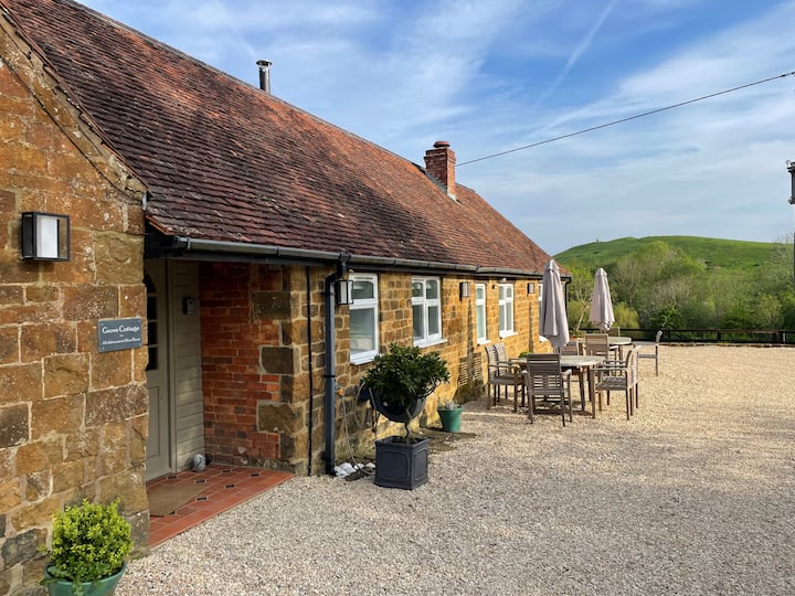 Characterful Cottage In Idyllic Spot - Oxfordshire