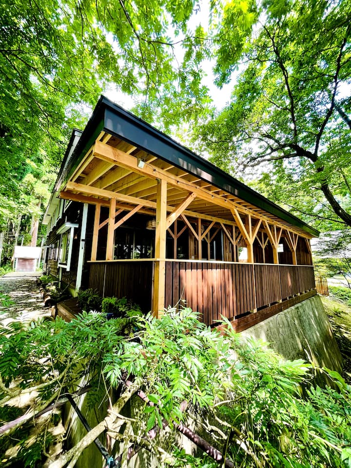 Unique Lake Villa With Large Deck & Private Dock - Hakuba