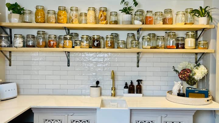 Serene Stylish Family Home In Bristol -Sleeps 6 - Bristol